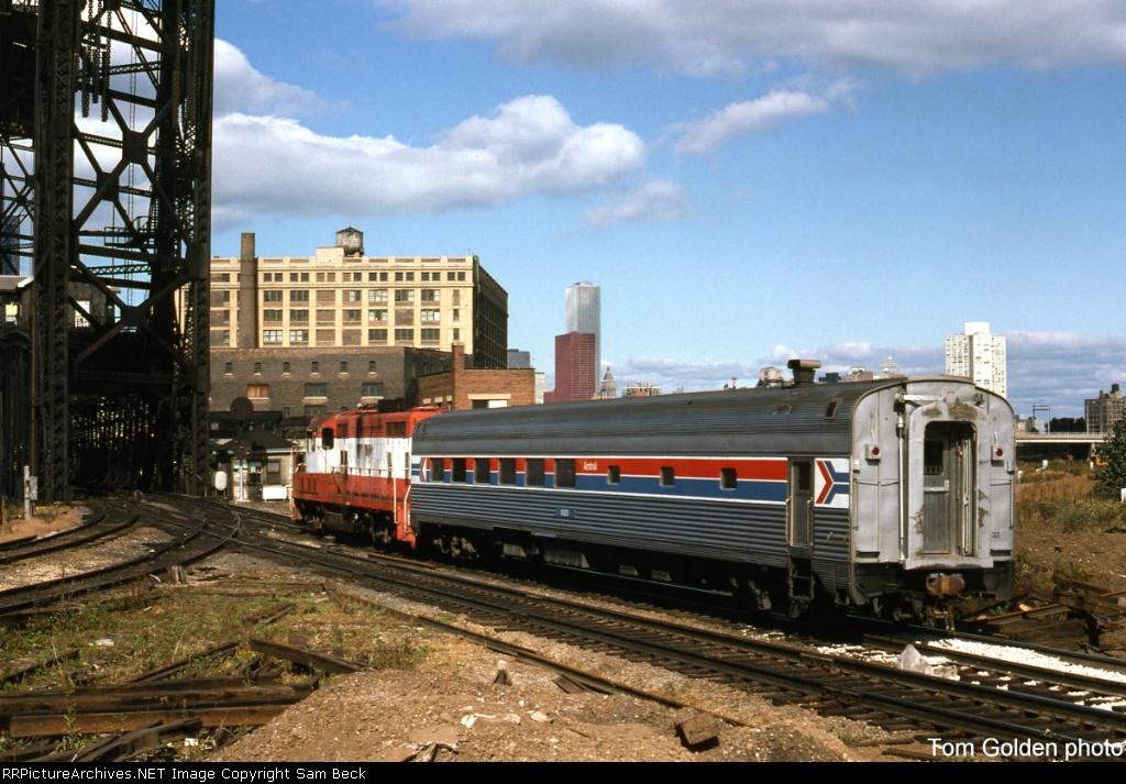 AMTK 8025 and 760 at 21st Street